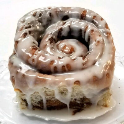 Order Cinnamon Rolls Online | Cinnamom Bakery